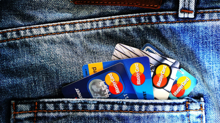 The Best Secured Credit Cards of 2025: A Guide to Building Your Credit